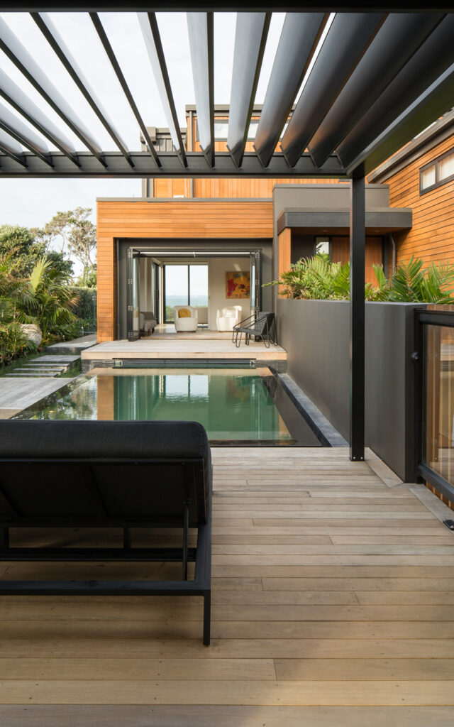 Rothesay Bay residence - EXO Louvre Systems